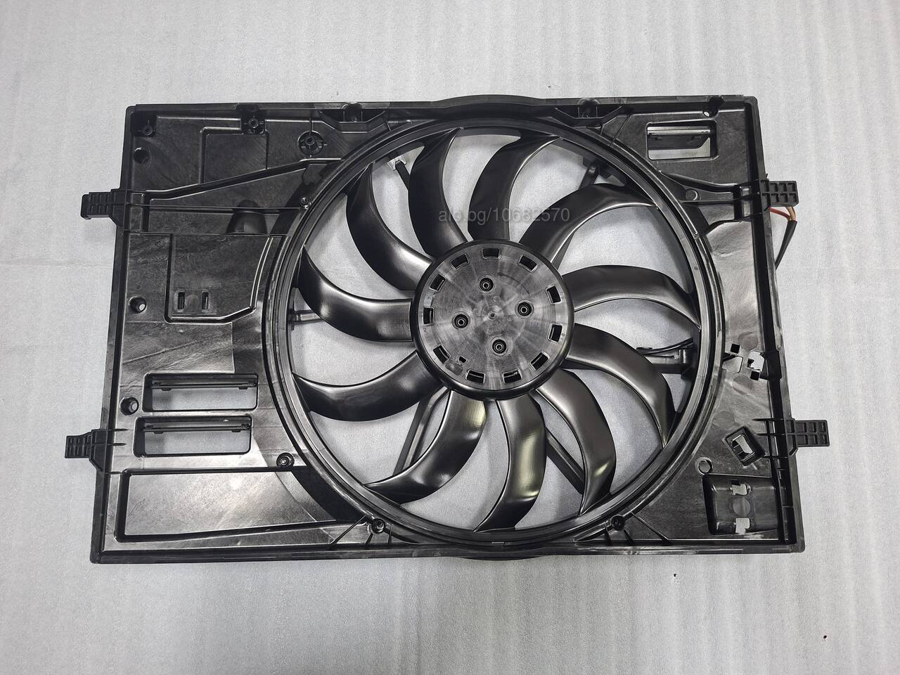 3WA121203A Нов Вентилатор охлаждане VW PAssat B9 Tiguan Golf Ел ...