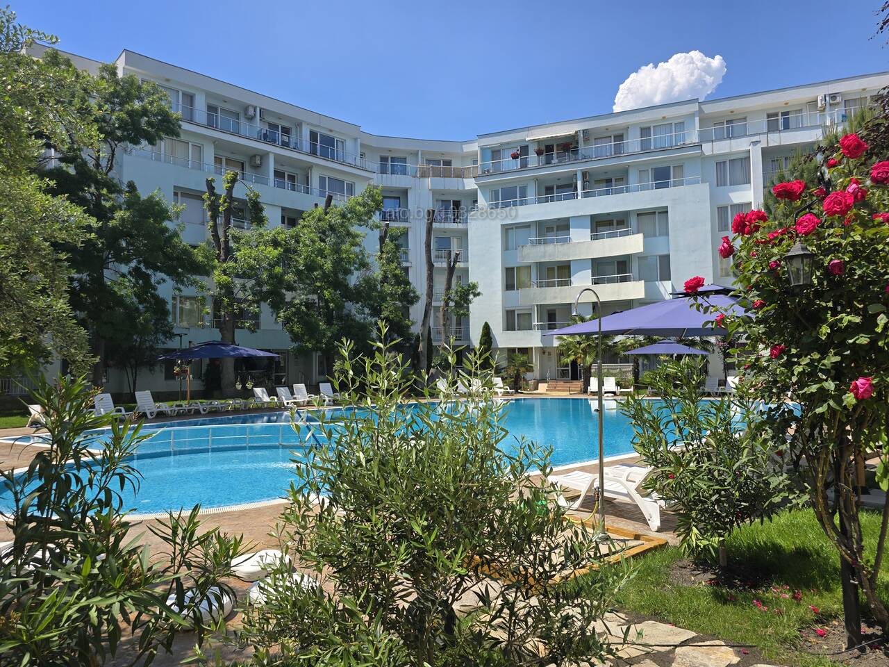 Слънчев бряг, Ясен - Yassen Holiday Двустаен апартамент 101 кв.м Тухла ...