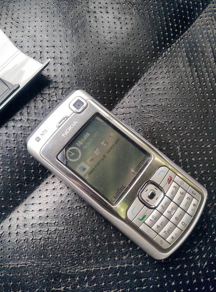 Мобилен телефон нокиа Nokia N 70, symbian, 2 mpx, radio, Bluetooth ...